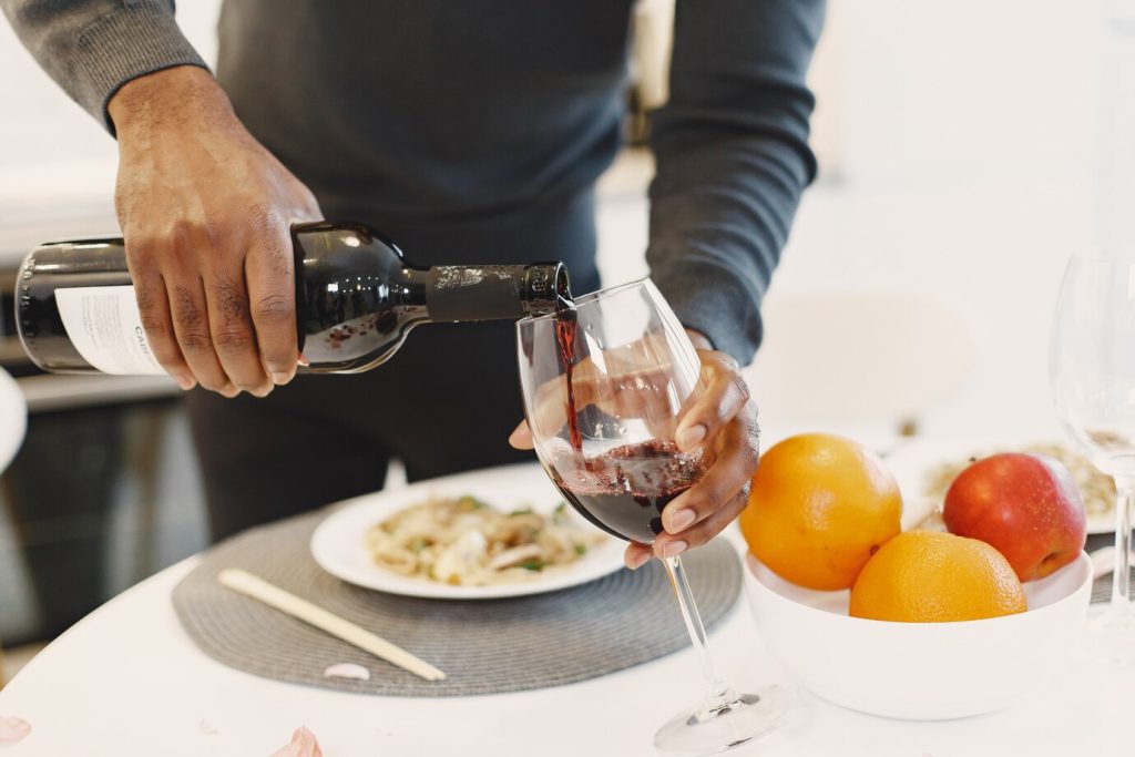 How to Pour Wine | Step-By-Step Wine Pouring Guide